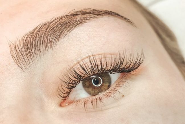 Extension de cils pose mixte : comment faire ? - France Manucure ...